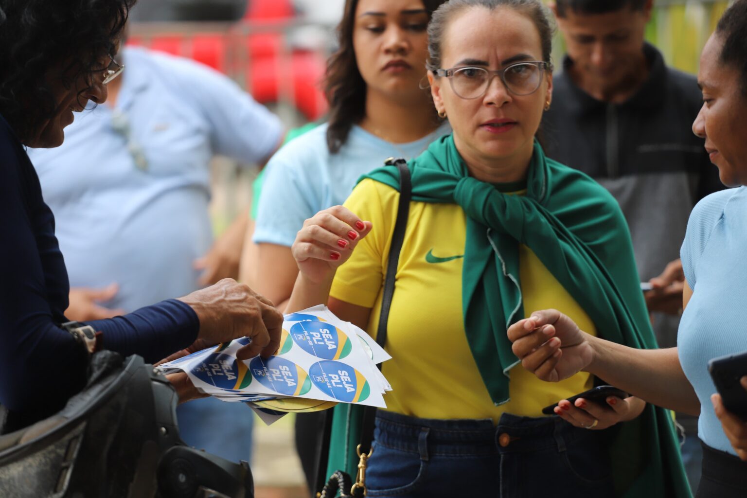 Bolsonaristas lotam Maison Borges em evento do PL mulher com Bolsonaro ...
