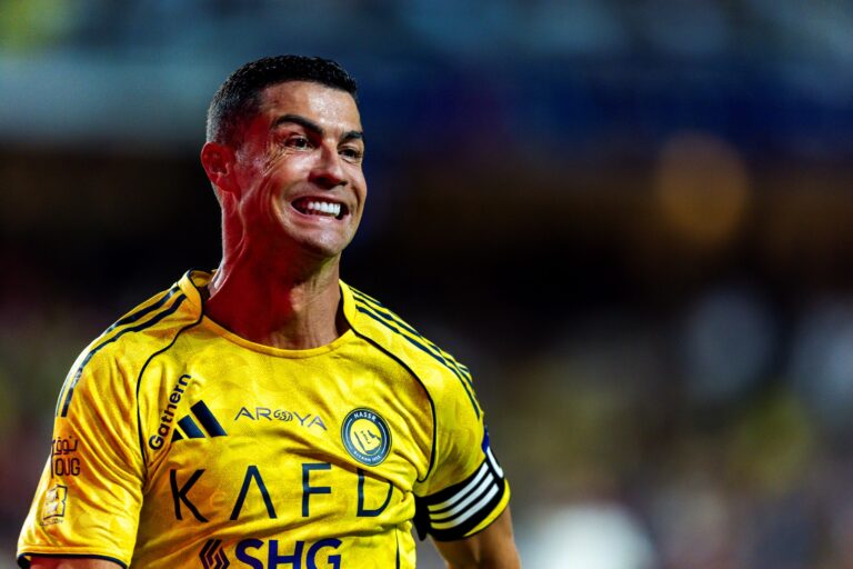 Cristiano Ronaldo abre clínica de transplante capilar na Itália