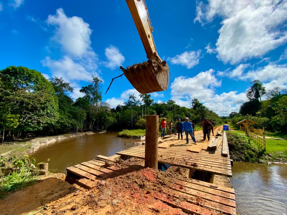 Prefeitura mantém sete frentes de serviços nesta quinta-feira em Cruzeiro